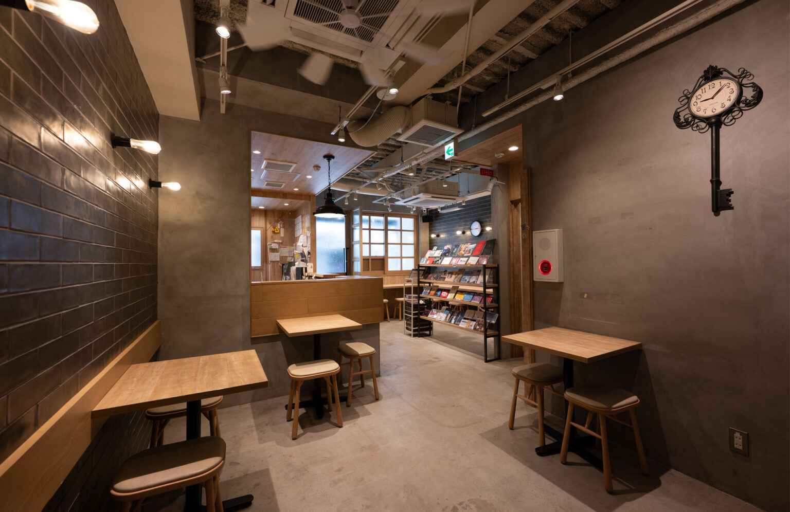 時解 TokiToki escape cafe ｜ 大阪にある謎解き脱出ゲームのお店